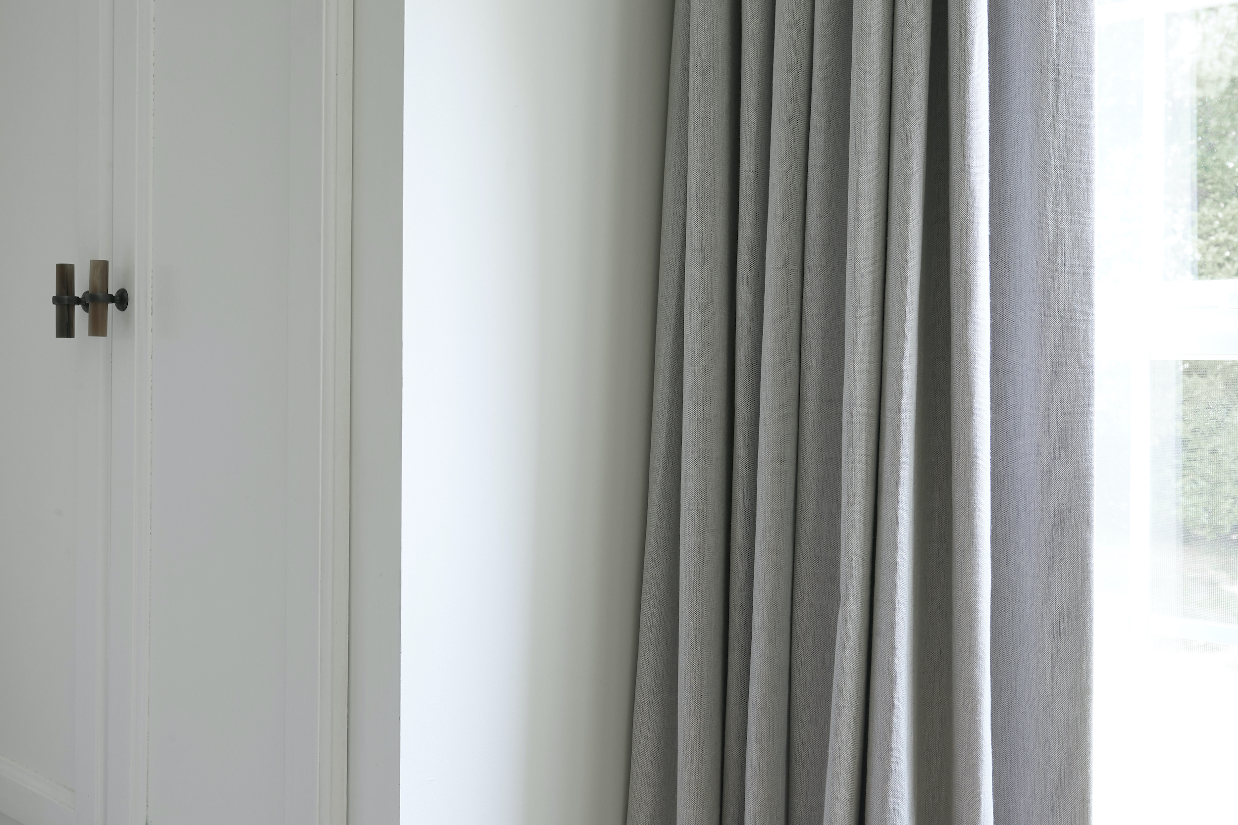 What is the Best Fabric for Drapery Everhem
